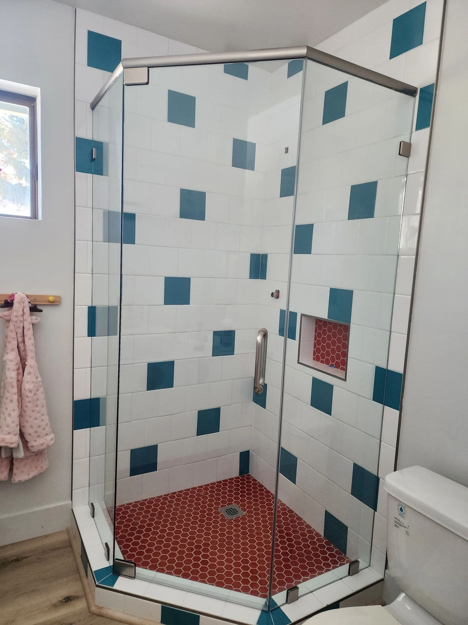 775 glass & shower doors Offers Frameless Shower Doors in Reno, NV 89512